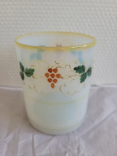 ANCIEN VERRE EN OPALINE BLANCHE ÉMAILLÉE EUR 8,90 - PicClick FR
